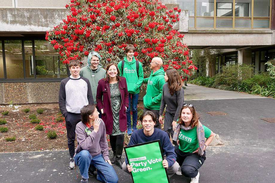 En plena labor de parto, congresista en Nueva Zelanda fue al hospital ...