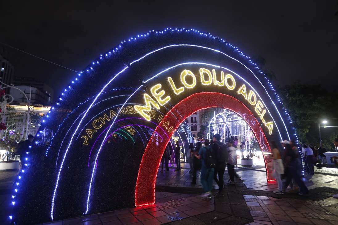 En imágenes: así es el alumbrado navideño de la salsa en Cali