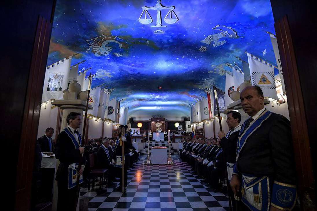 En el corazón de la masonería colombiana: así es una ceremonia en ...