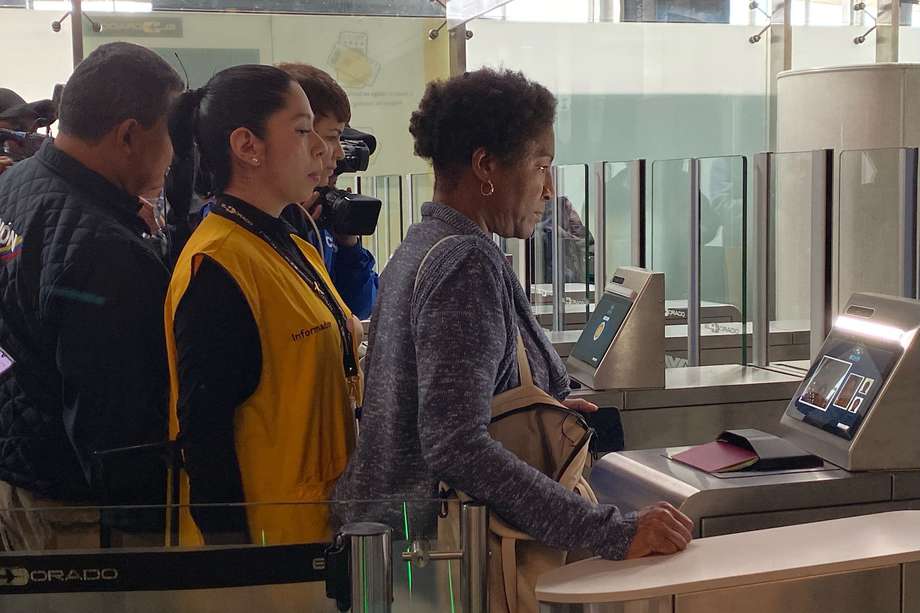 Biomig, la herramienta de US$800 mil que Migración Colombia implementó ...