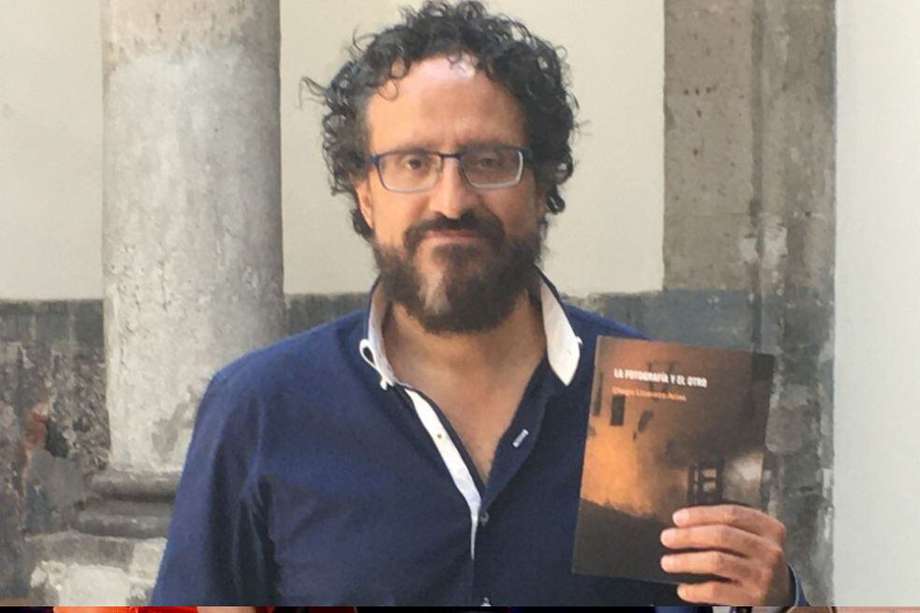Entrevista a Diego Lizarazo, autor del libro "La fotografía y el otro ...
