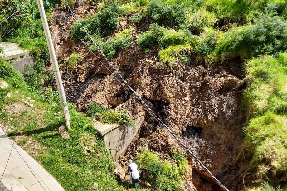 Por omitir alertas sobre zona inestable en Bogotá, anuncian sanciones a ...