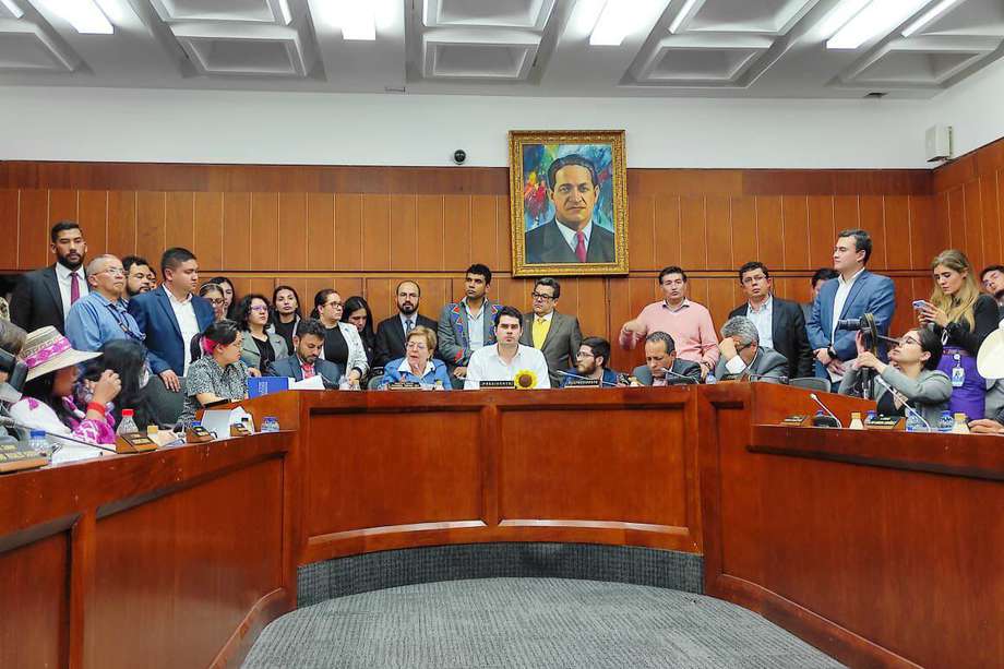 Reforma pensional es aprobada en primer debate y pasa a plenaria de Senado | EL ESPECTADOR