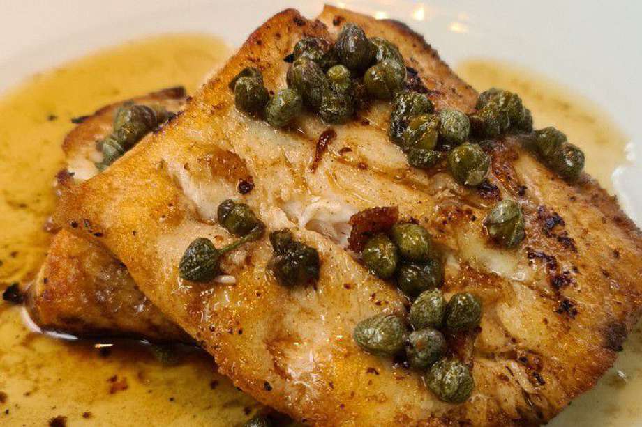 Receta para preparar corvina con mantequilla de alcaparritas | EL ...