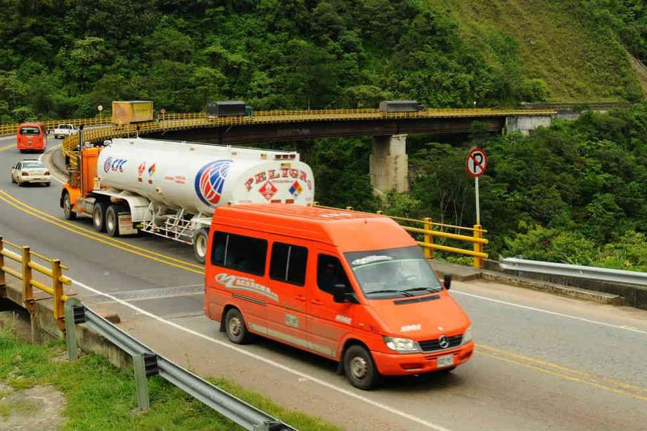 El transporte de carga en Colombia sigue siendo terrestre alejado de ...