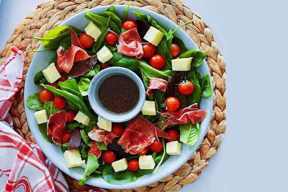 Ensalada navideña con jamón serrano, una receta para despertar el ...