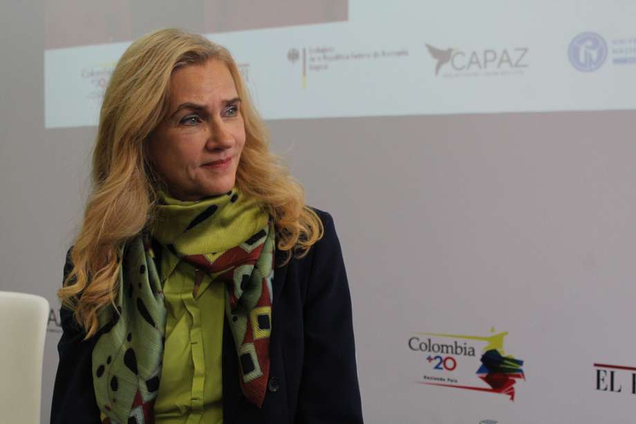 Entrevista a la embajadora alemana Marian Schuegraf sobre paz ...