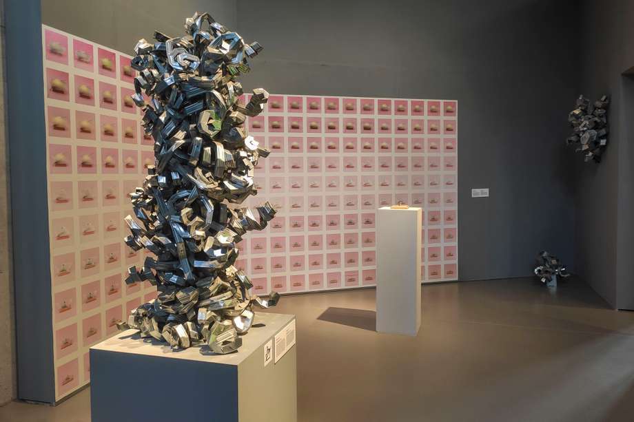 En medio de la invasión rusa, el arte ayuda a expresar el dolor en ...