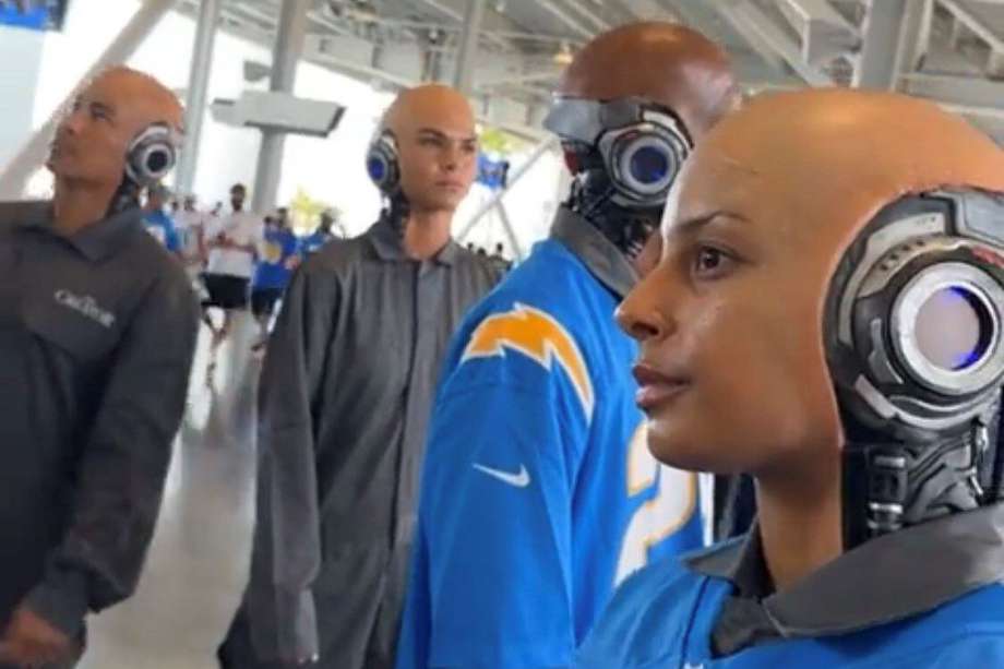 Así son los robots humanoides que estuvieron en el partido de la NFL ...