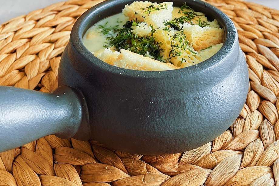 Receta: así se prepara una changua con almojábana | EL ESPECTADOR