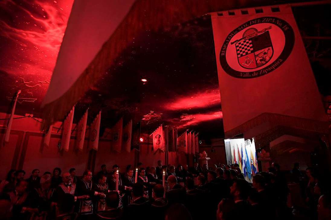 En el corazón de la masonería colombiana: así es una ceremonia en ...