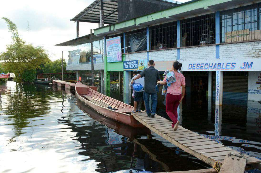 Estas son las imágenes que deja la grave inundación en Guanía | EL ...