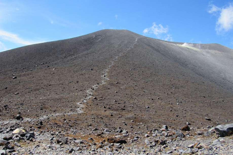 El Servicio Geológico informa sobre posible emisión de gases y ceniza ...