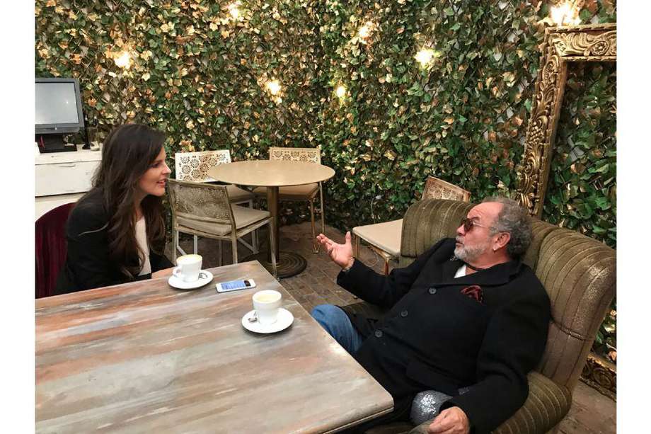 “Mi vena artística proviene de mi mamá”: César Mora (Historias de vida ...