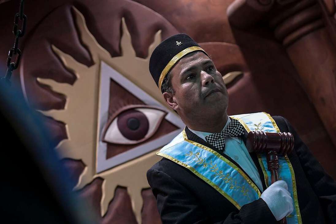 En el corazón de la masonería colombiana: así es una ceremonia en ...