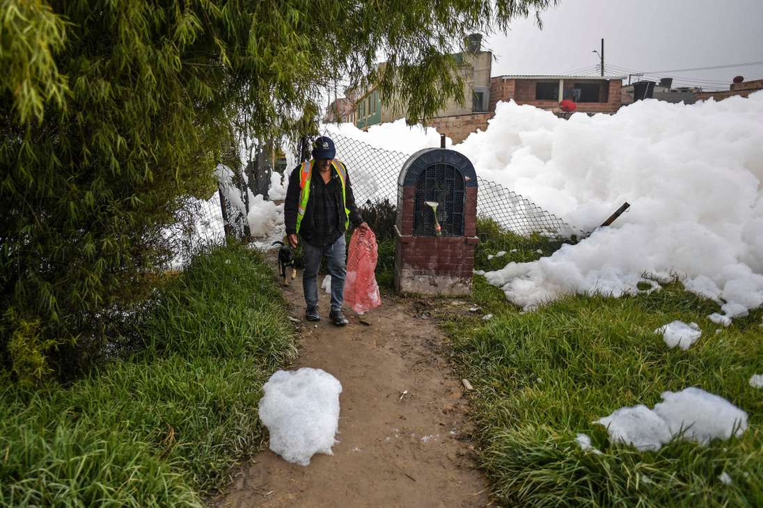 Defensoría pide tomar medidas por altos niveles de espuma en el río ...