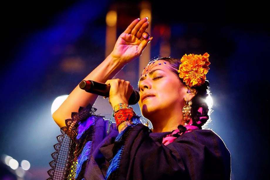 Lila Downs: “La música inmortal es la que nos toca desde adentro” | EL ...